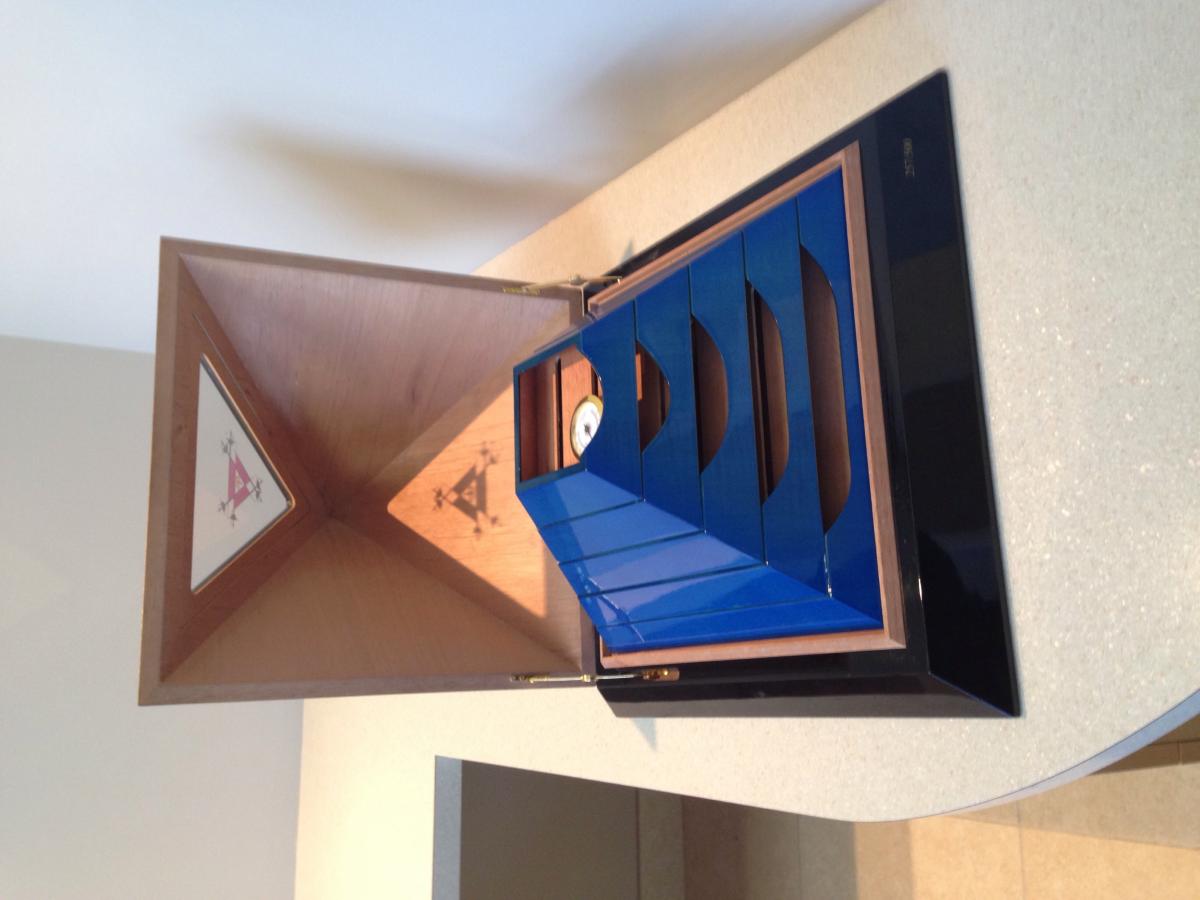 Montecristo Pyramid Humidor - General - Canada Cigar Forum